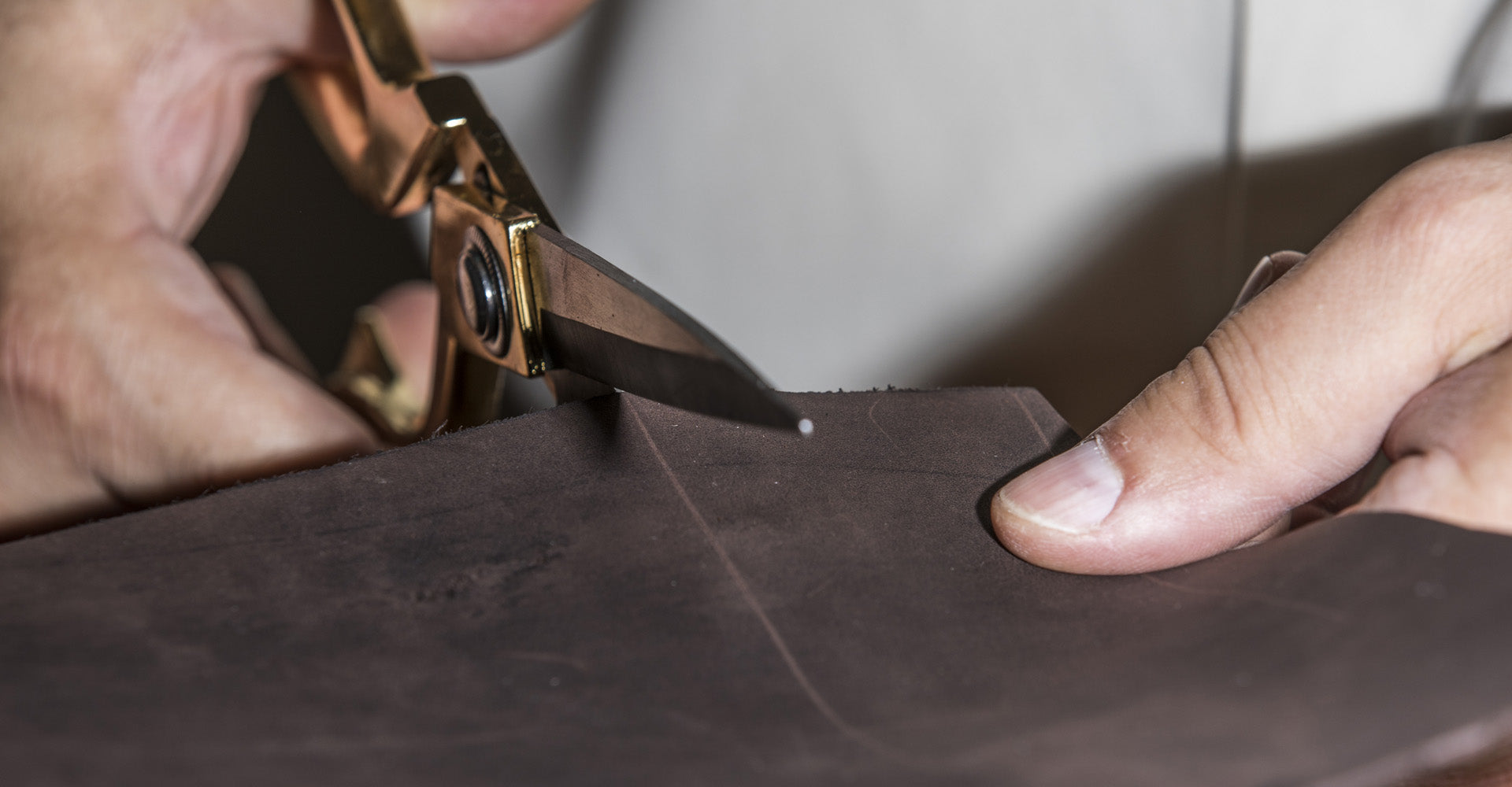 Homjou | Handmade Leather Bags and Backpacks